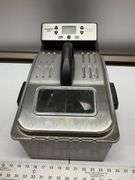 Waring Pro professional deep fryer - Legacy Auction Company