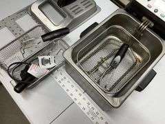 Waring Pro professional deep fryer - Legacy Auction Company