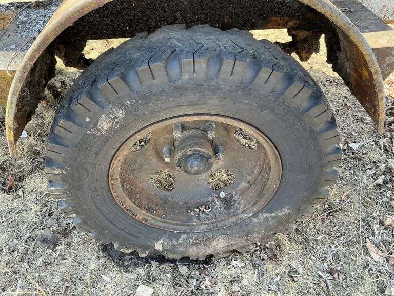 Tar buggy/water tank - Legacy Auction Company