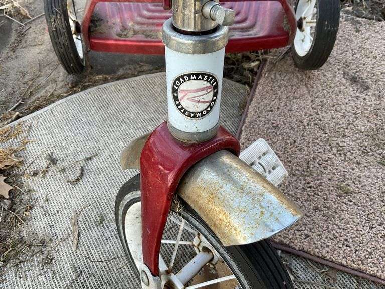 Roadmaster tricycle - Legacy Auction Company