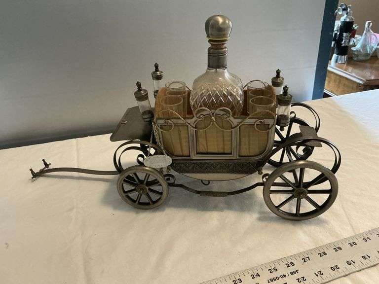 Carriage bar set/music box - Legacy Auction Company