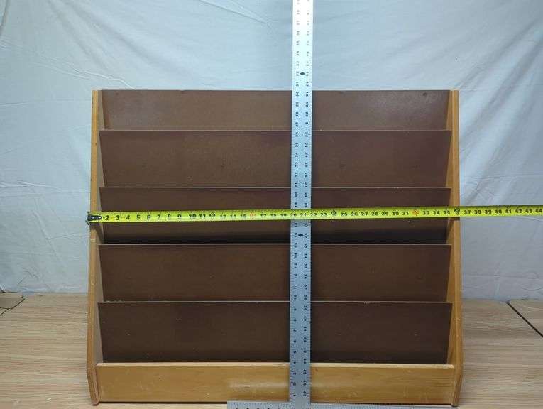 Display rack - Legacy Auction Company