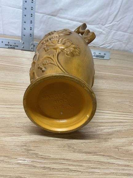 Haeger pottery pitcher/vase - Legacy Auction Company