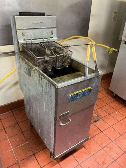 Pitco 35C+ fryer - Legacy Auction Company