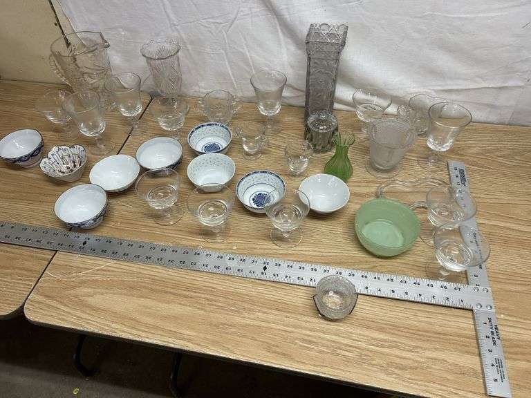 Assorted glassware - Legacy Auction Company