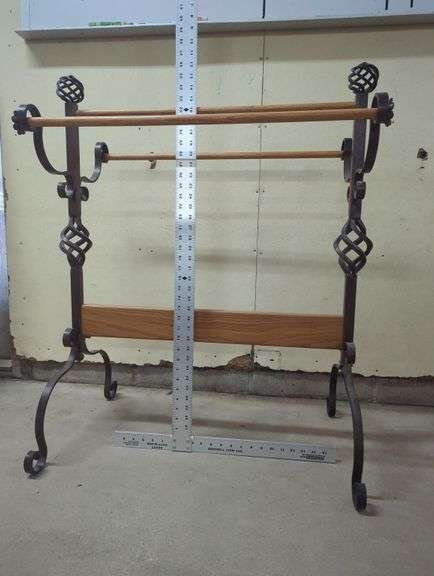 Quilt rack - Legacy Auction Company