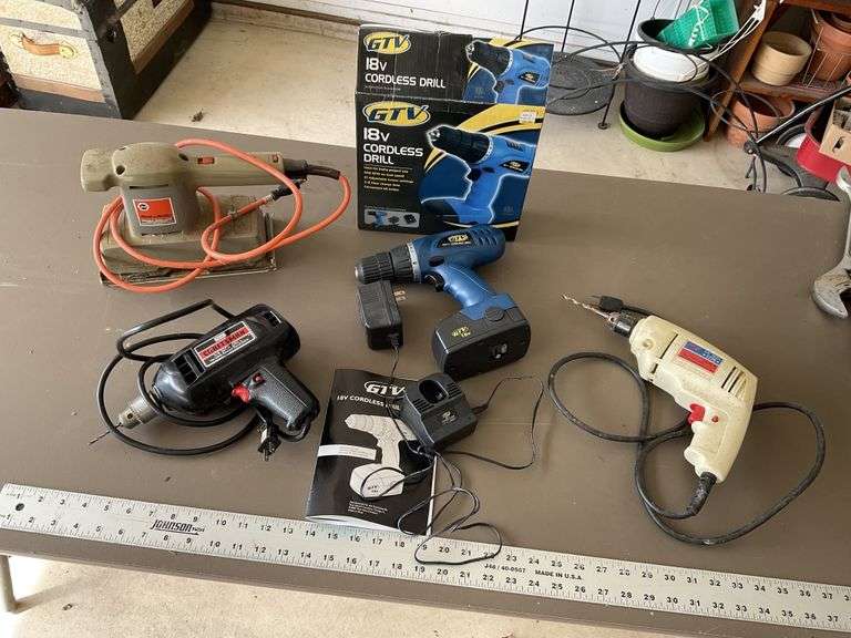 18 V cordless drill and assorted power tools - Legacy Auction Company