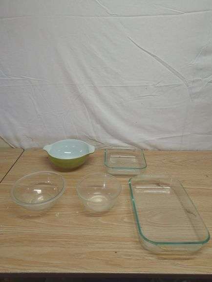 Pyrex dishes ( no lids) - Legacy Auction Company