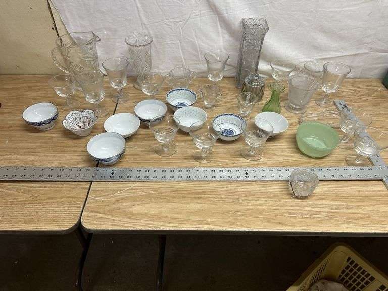 Assorted glassware - Legacy Auction Company