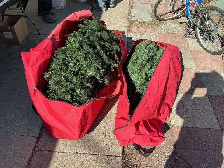 Christmas tree - Legacy Auction Company