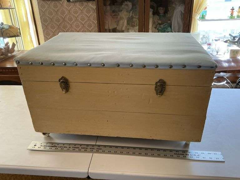 Storage trunk with contents - Legacy Auction Company