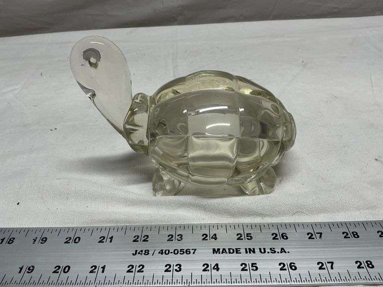 Glass turtle - Legacy Auction Company