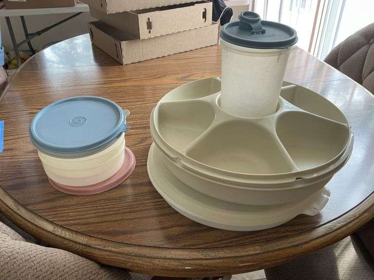 Misc Tupperware-bring boxes - Legacy Auction Company