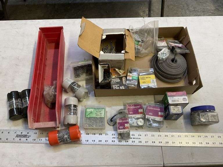 Assorted hardware - Legacy Auction Company