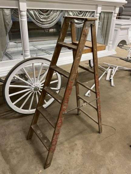 6' wooden step ladder - Legacy Auction Company