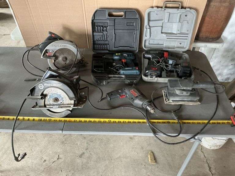 Assorted power tools - Legacy Auction Company