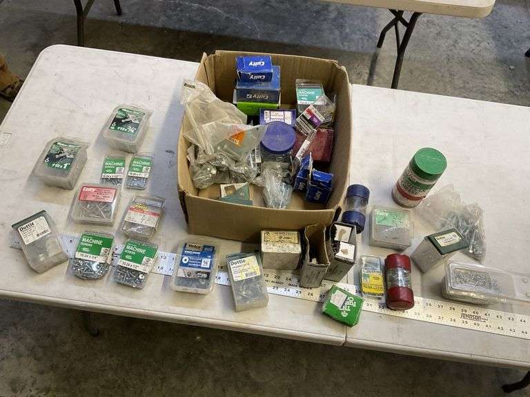 Assorted hardware - Legacy Auction Company