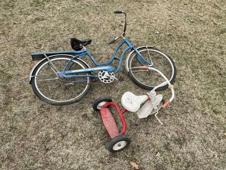 Tricycle and Sonic flyer bike - Legacy Auction Company