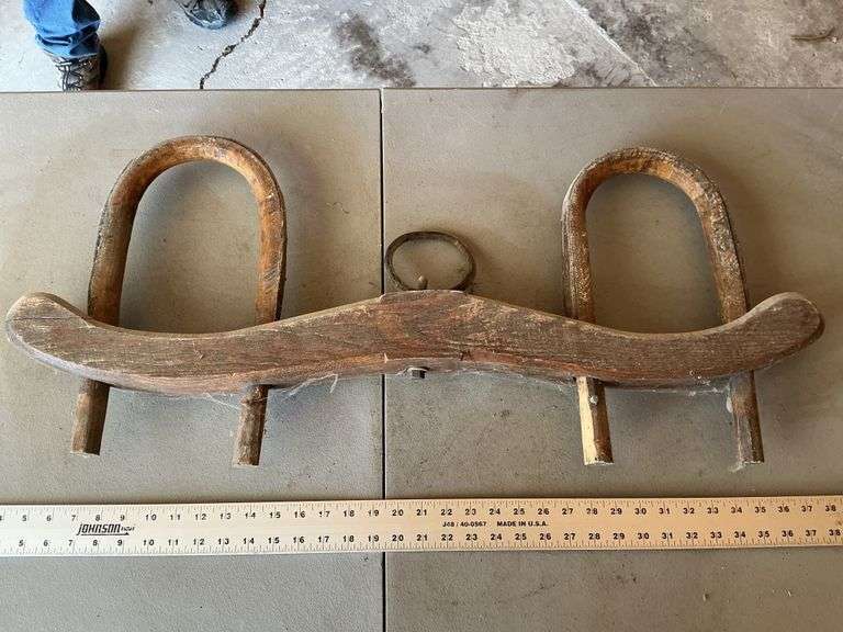 Primitive yoke - Legacy Auction Company
