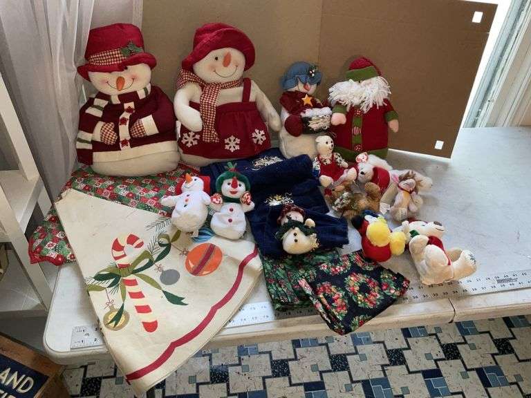 Holiday Beanie babies, tree skirts and other soft - Legacy Auction Company