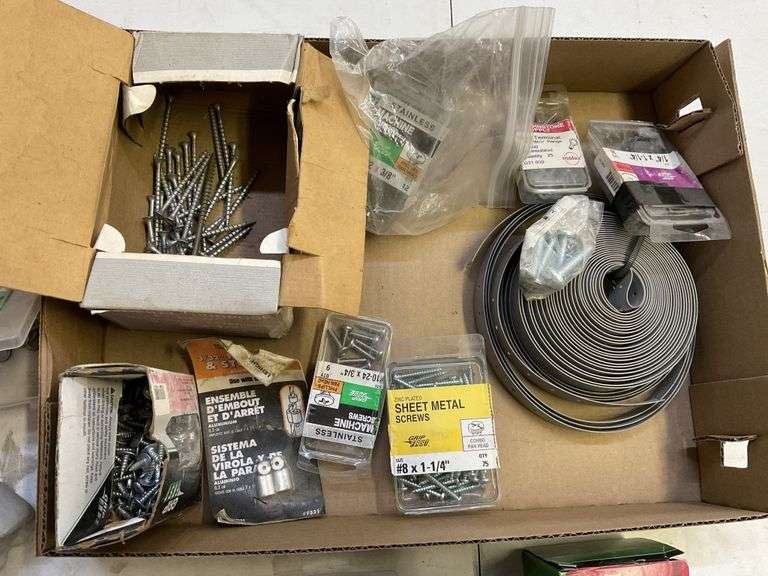 Assorted hardware - Legacy Auction Company