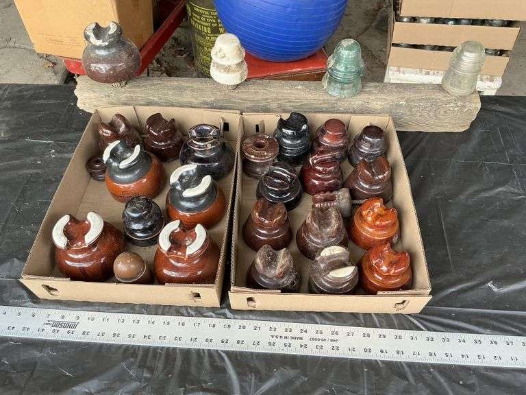 Assorted insulators - Legacy Auction Company