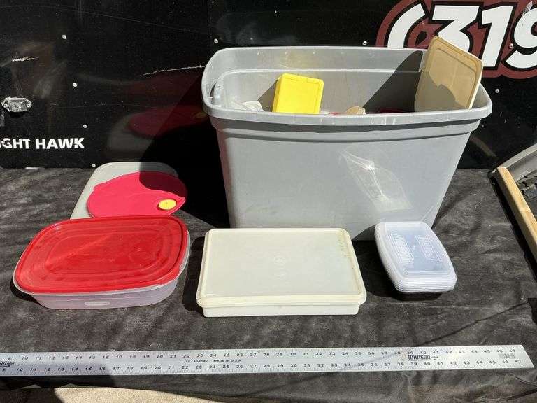 Tupperware/plastic - Legacy Auction Company