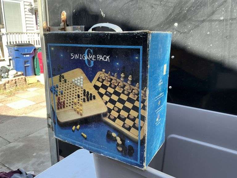 Assorted games - Legacy Auction Company