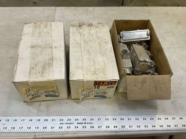 28- 3/4" Universal conduit bodies - Legacy Auction Company