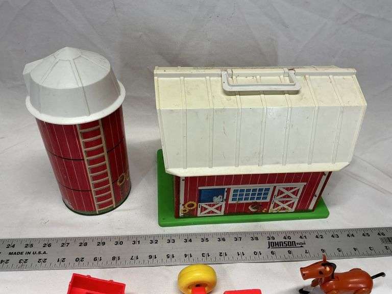 Fisher-Price barn set - Legacy Auction Company