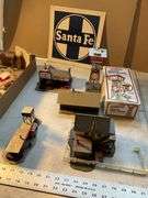 HO train buildings and accessories and cardboard - Legacy Auction Company