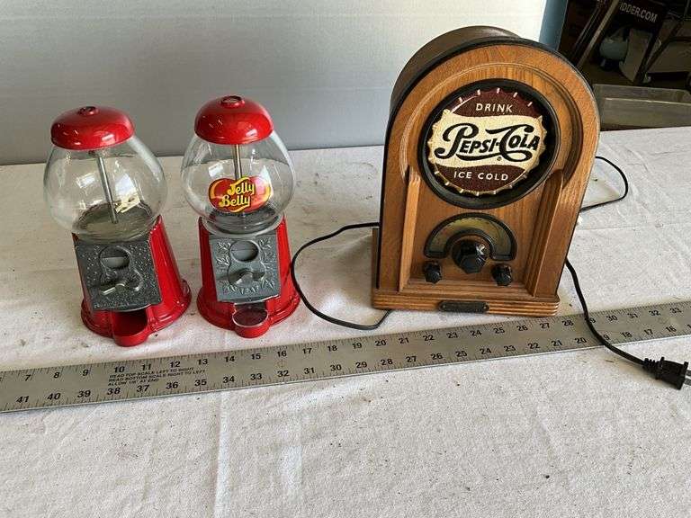 Pepsi radio, and candy machines - Legacy Auction Company