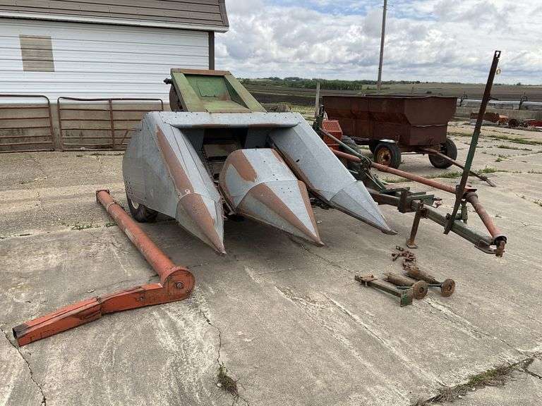 New Idea 2- row corn picker with sheller - Legacy Auction Company