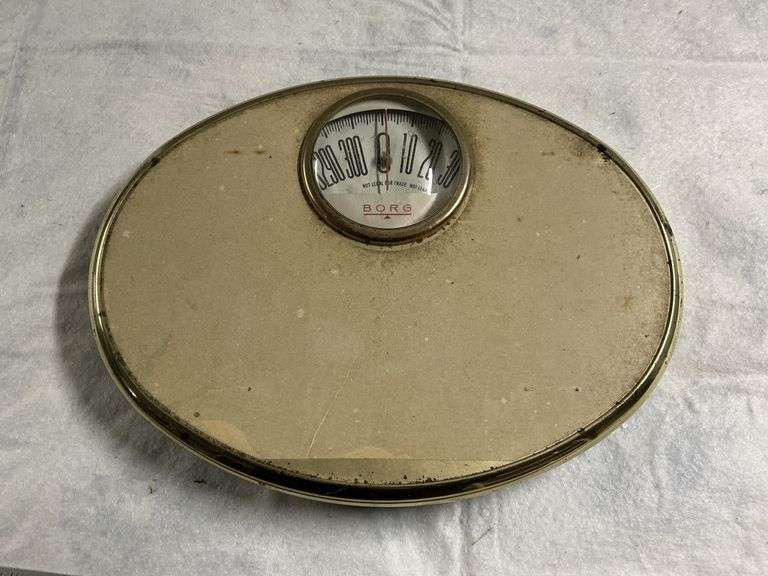 Vintage bathroom scale - Legacy Auction Company