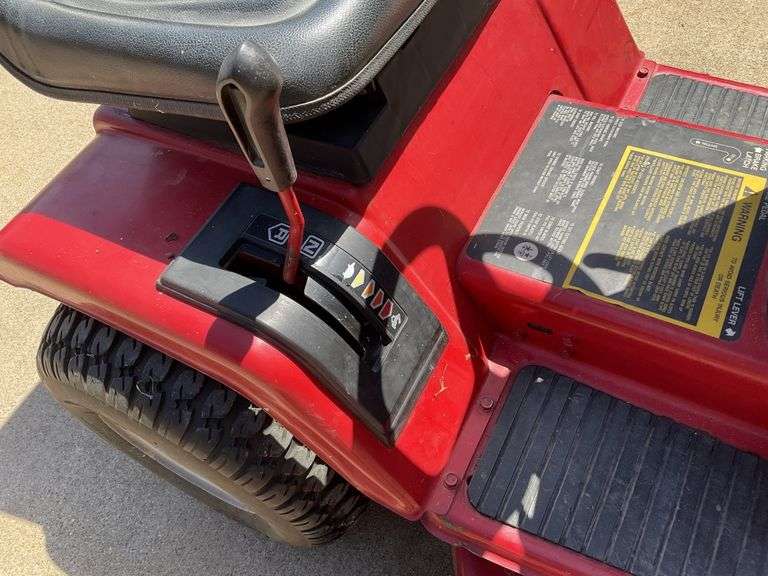 Snapper 42 inch hydrostatic lawnmower. Runs. - Legacy Auction Company