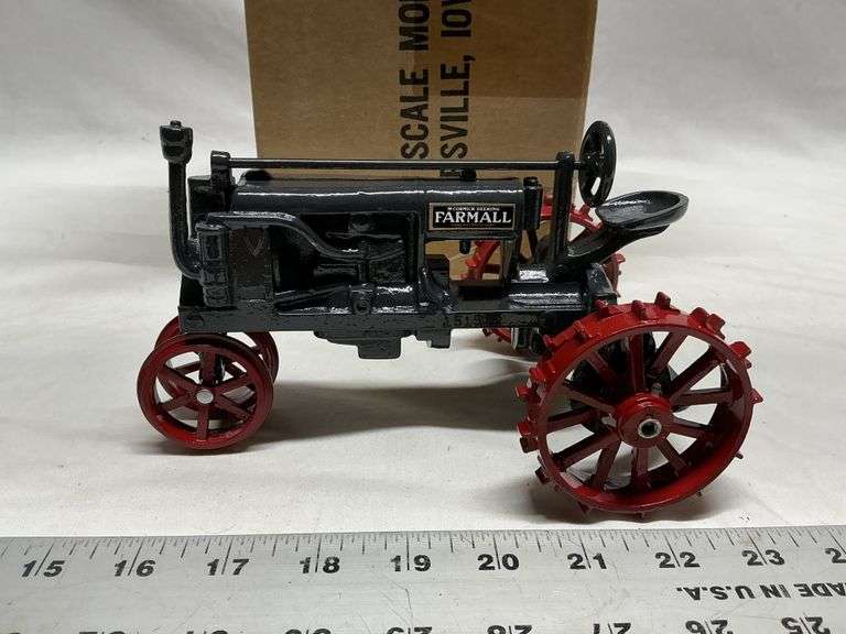 Farmall regular tractor by Scale models serial # - Legacy Auction Company
