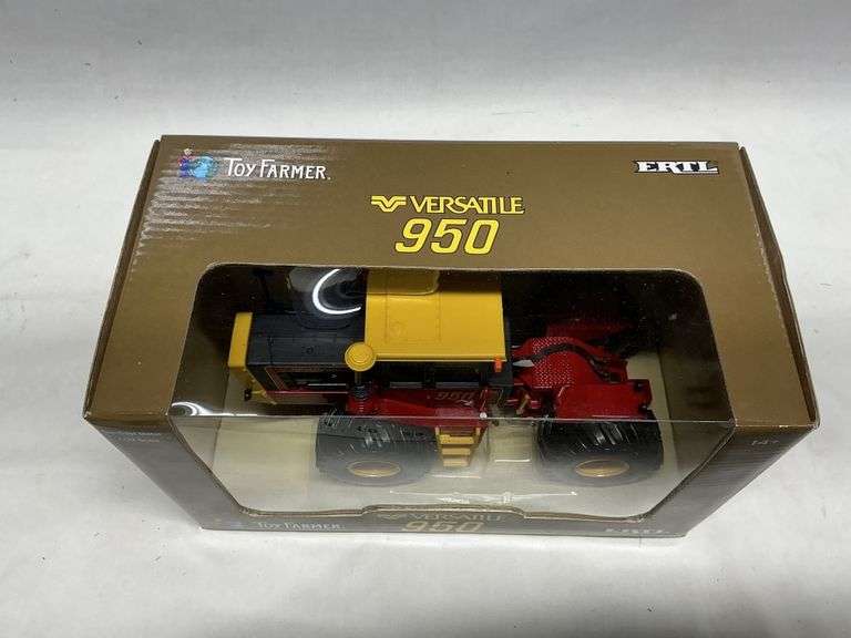 Versatile 950 tractor - Legacy Auction Company