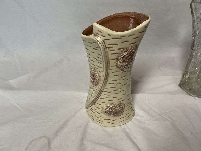 Red Wing? Pottery vase - Legacy Auction Company