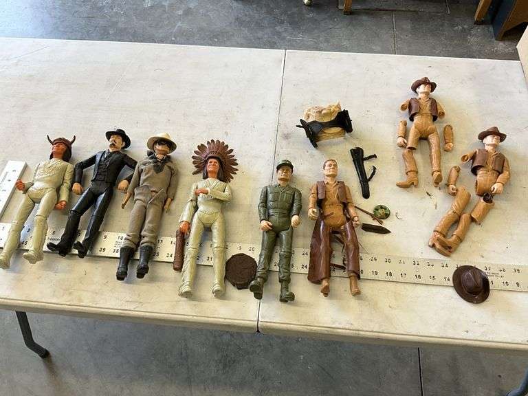 Vintage western figures and accessories - Legacy Auction Company