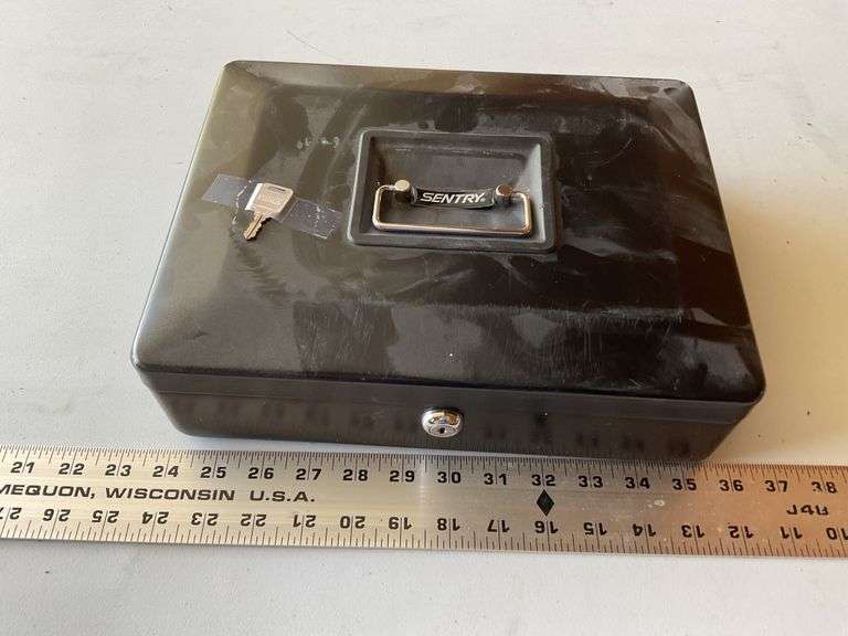 Sentry change box. With key. - Legacy Auction Company