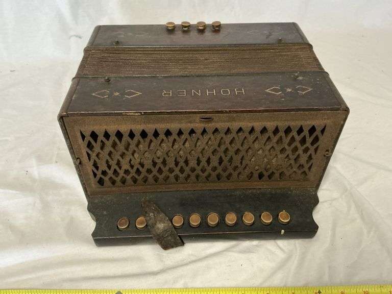 Antique Hohner accordion - Legacy Auction Company