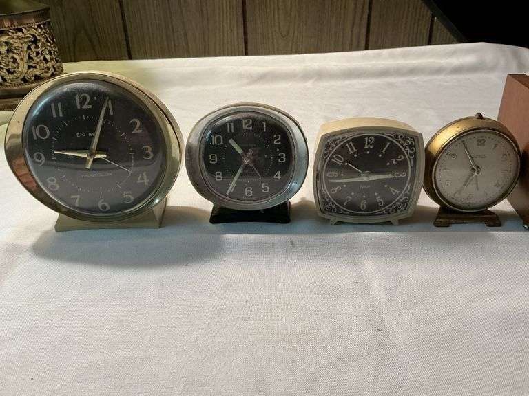 Vintage clocks - Legacy Auction Company