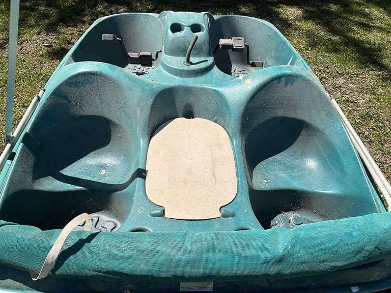 Sun dolphin paddle boat - Legacy Auction Company