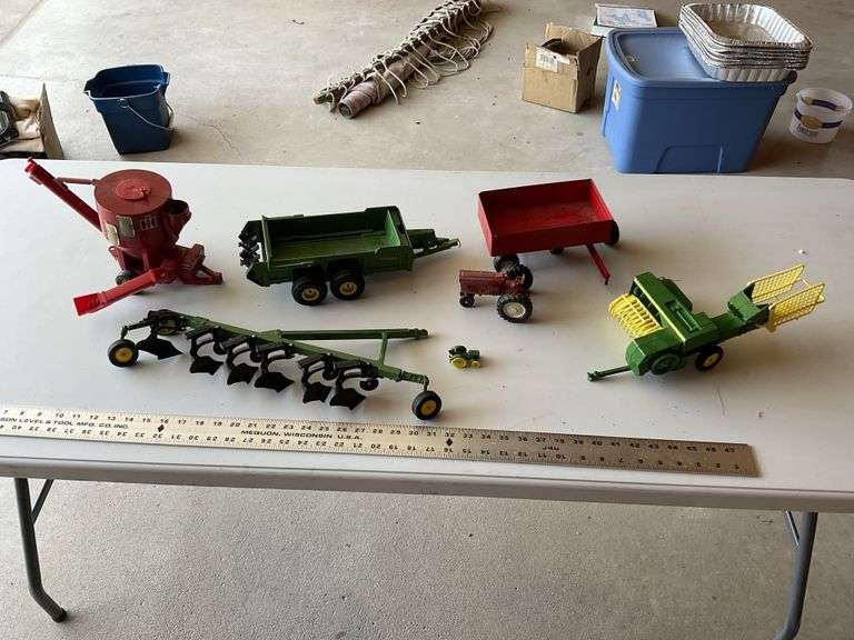 Ertl John Deere square Baler, manure, spreader, - Legacy Auction Company