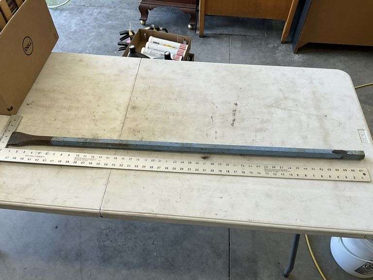 4 foot bar - Legacy Auction Company