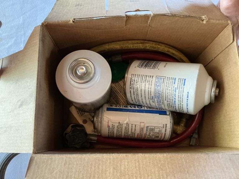 Auto air conditioner charging kit - Legacy Auction Company