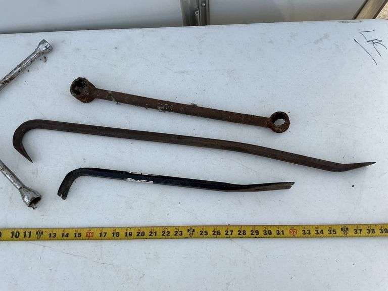 Bars/tire irons - Legacy Auction Company