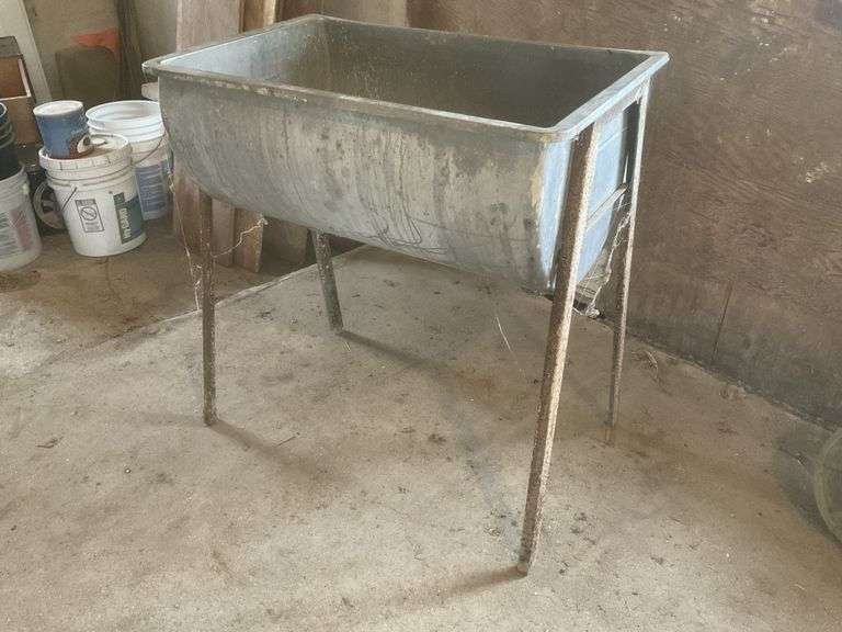 SS milk house wash vat, 31" x 33" x 20" - Legacy Auction Company