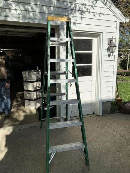 Davidson 7' ladder - Legacy Auction Company