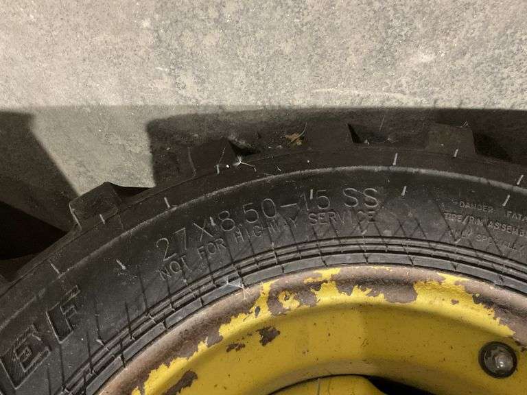 Gehl 3410 skid loader with 53" material bucket - Legacy Auction Company